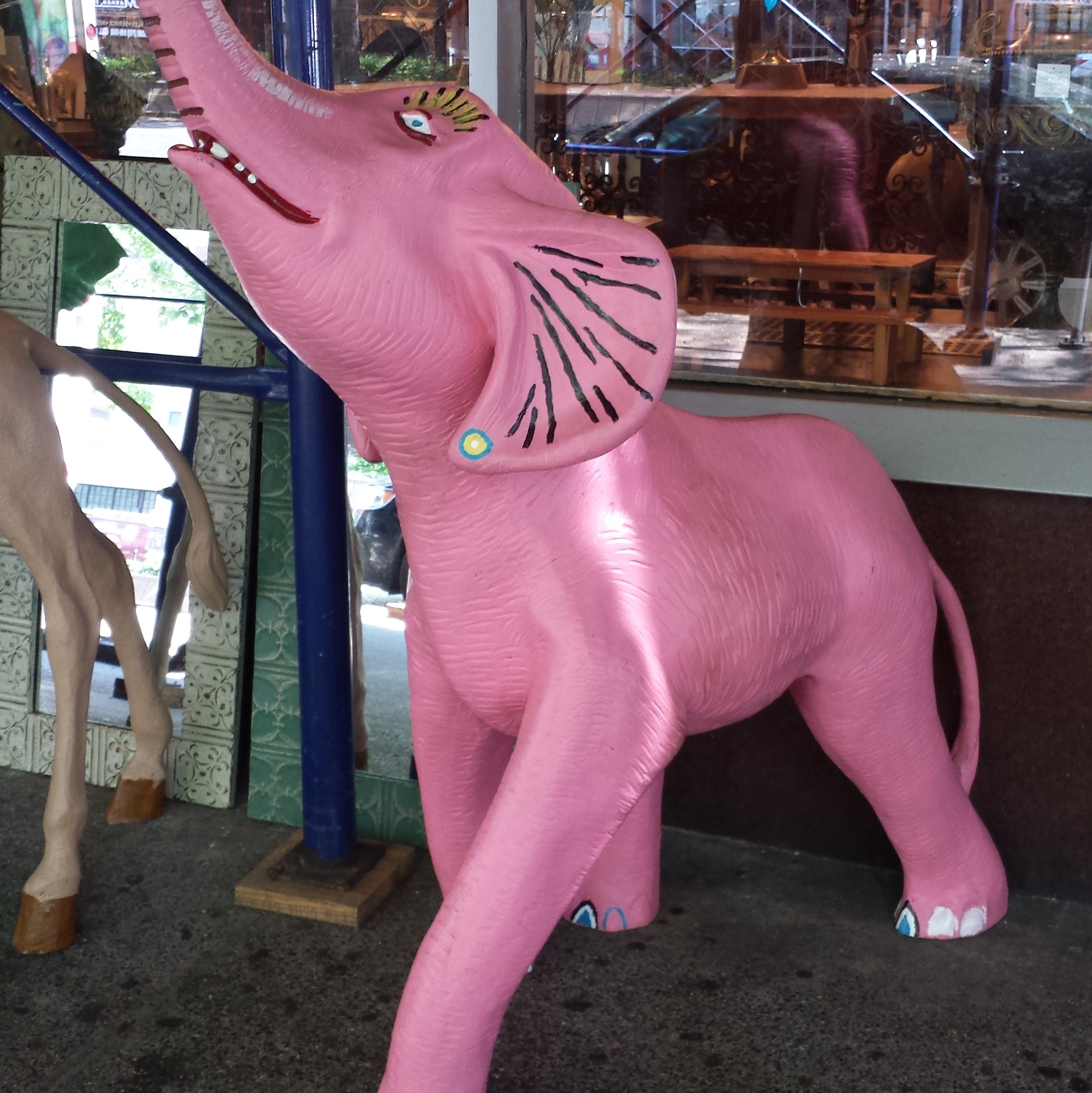 Pink Elephant | Na'ama Yehuda